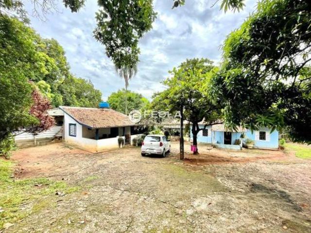 Chácara para venda em Jardim Geriva de 4000.00m² com 4 Quartos e 5 Garagens