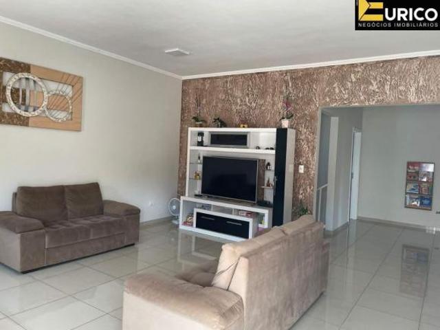 Chácara para venda em JARDIM PLANALTO de 235.00m² com 4 Quartos, 1 Suite e 4 Garagens