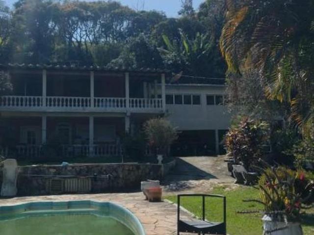 Chácara para Venda em Jundiaí, Santa Clara, 3 dormitórios, 1 suíte, 2 banheiros, 4 vagas