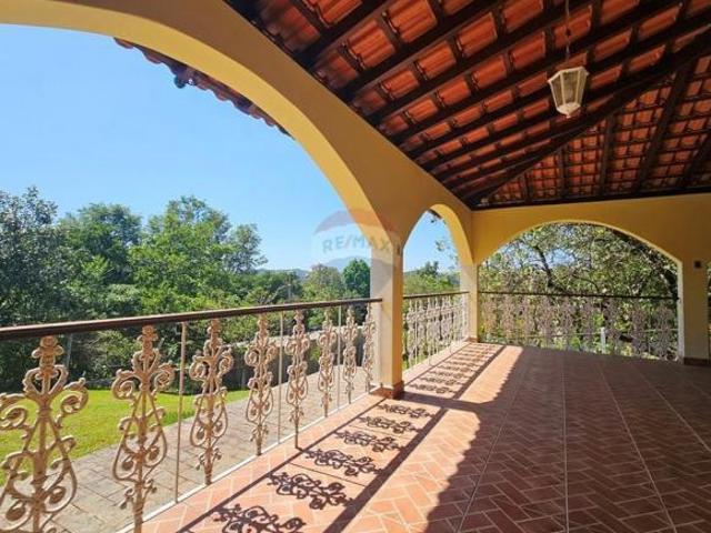 Chácara para venda em Varejão de 250.00m² com 2 Quartos, 1 Suite e 3 Garagens