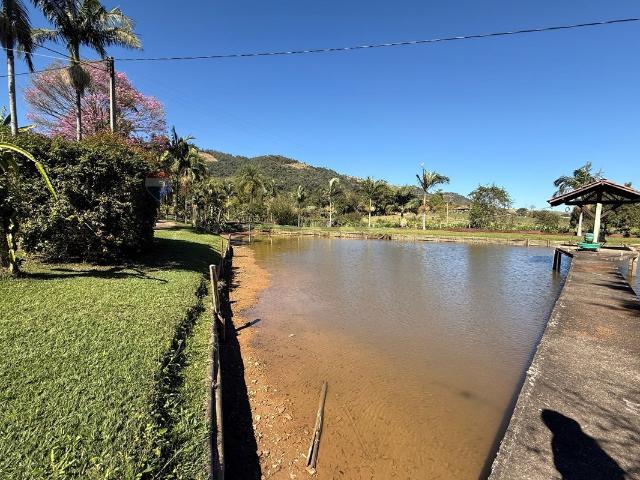 Chácara para venda em Monte Sião em Monte Sião Minas Gerais de 180.00m² com 2 Quartos e 2 Garagens