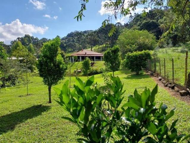 Chácara para Venda em Munhoz, Rural, 3 dormitórios, 1 suíte, 2 banheiros, 2 vagas