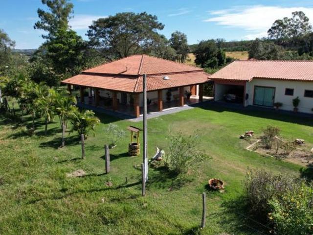 Chácara para Venda em Porangaba, 4 dormitórios, 3 suítes, 5 banheiros, 1 vaga