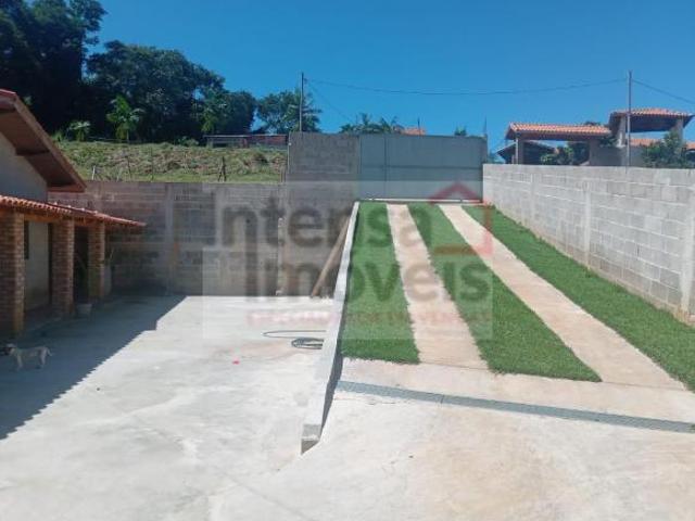 Chácara para venda em Paraibuna de 1300.00m² com 2 Quartos e 2 Garagens