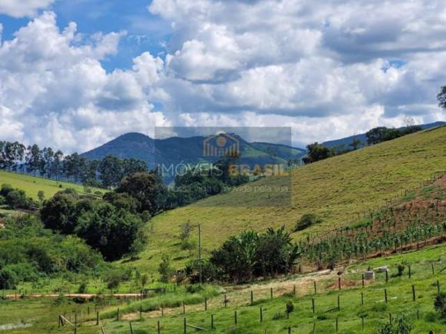 Chácara para Venda em Paraisópolis, Santo Antônio, 3 dormitórios, 1 suíte, 2 banheiros, 2 vagas
