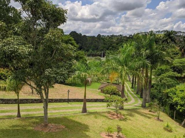 Chácara para venda em Parque Agrinco de 400.00m² com 5 Quartos, 4 Suites e 27 Garagens