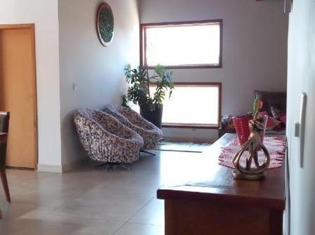Chácara para venda em Parque Dos Cafezais Ii de 235.00m² com 3 Quartos, 1 Suite e 4 Garagens