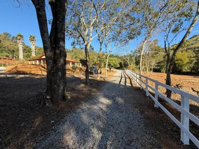 Chácara para Venda em Pedra Bela, Área Rural de Pedra Bela, 4 dormitórios, 1 banheiro, 3 vagas