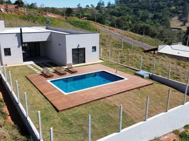 Chácara para Venda em Pinhalzinho, Centro, 3 dormitórios, 3 suítes, 4 banheiros, 2 vagas