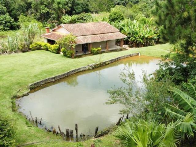 Chácara para Venda em Pinhalzinho, zona rural, 2 dormitórios, 1 suíte, 2 banheiros