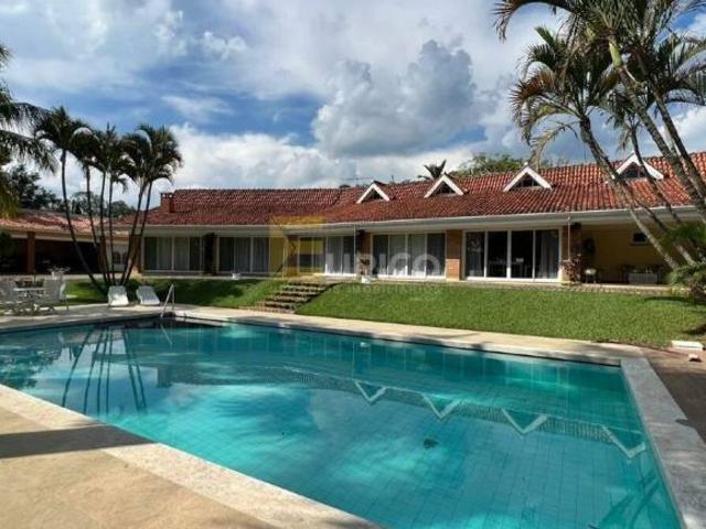 Chácara para venda em Pinheirinho de 1600.00m² com 4 Quartos, 4 Suites e 10 Garagens