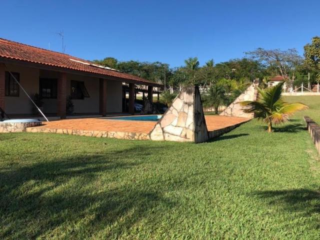 Chácara para venda em Residencia Fazenda Alvorada de 424.00m² com 3 Quartos, 3 Suítes e 4 Garagens