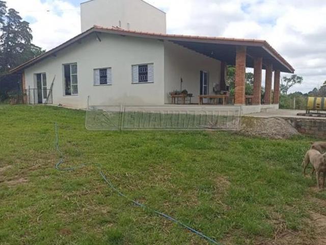 Chácara para venda em Terras De Araçoiaba de 215.00m² com 3 Quartos, 1 Suite e 10 Garagens