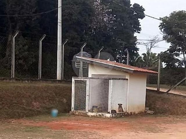 Chácara para venda em Terras De Santa Cruz de 527.00m² com 2 Quartos, 2 Suites e 30 Garagens
