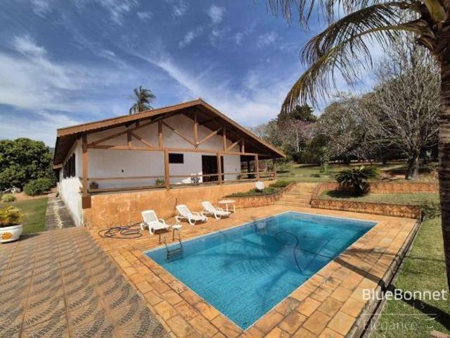 Chácara para venda em Vale Dos Cebrantes de 280.00m² com 4 Quartos, 1 Suite e 4 Garagens
