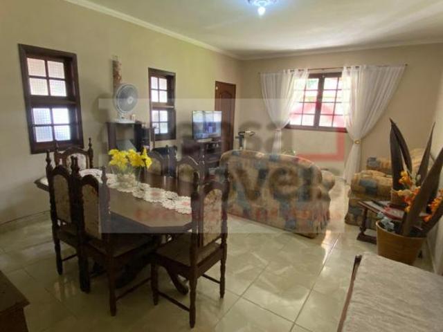 Chácara para venda em Vila Caetano de 1357.00m² com 3 Quartos, 3 Suites e 5 Garagens