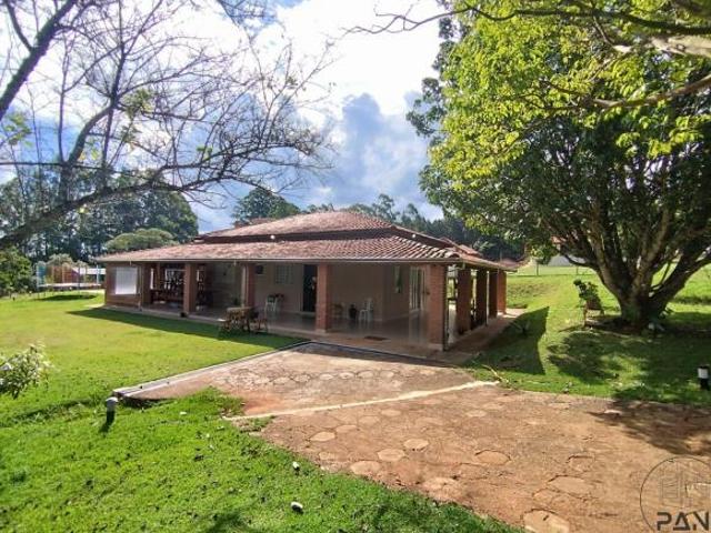 Chácara para venda em Zona Rural de 200.00m² com 3 Quartos, 1 Suite e 5 Garagens
