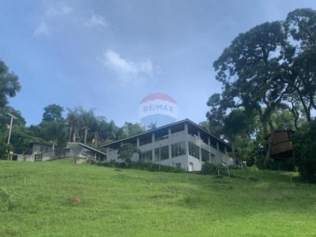Chácara pé na água em Piracaia, na Represa do Jaguari, exclusividade, segurança e conforto