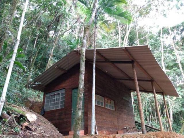 Chácara pé na represa em Miracatu SP