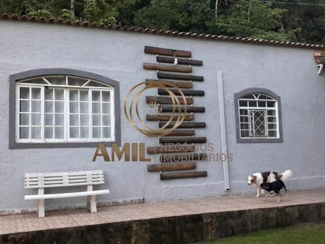 Chácara/ Piscina / 02 dormitórios / Buquirinha/ 1.200m² / Zona Norte / São José dos Campos