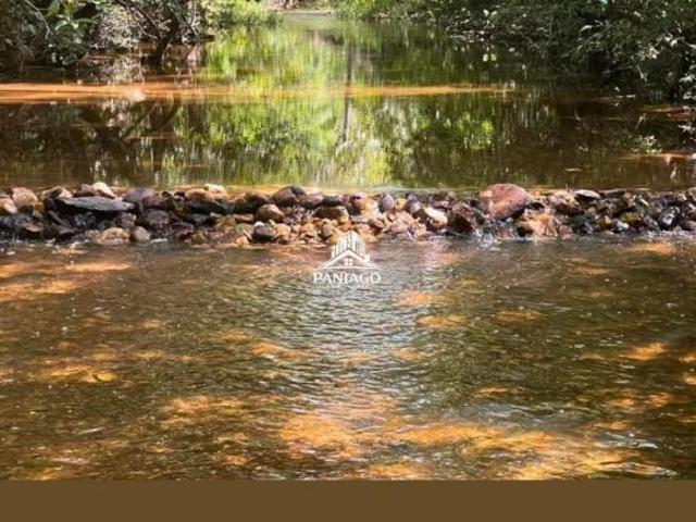 Chácara Porteira Fechada à Venda Próximo à Cuiabá com Piscina, Rio e Campo Socie