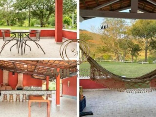 Chácara Porteira Fechada / Bairro São João / 03 Dormitórios / 170m²AC / 2000m²T