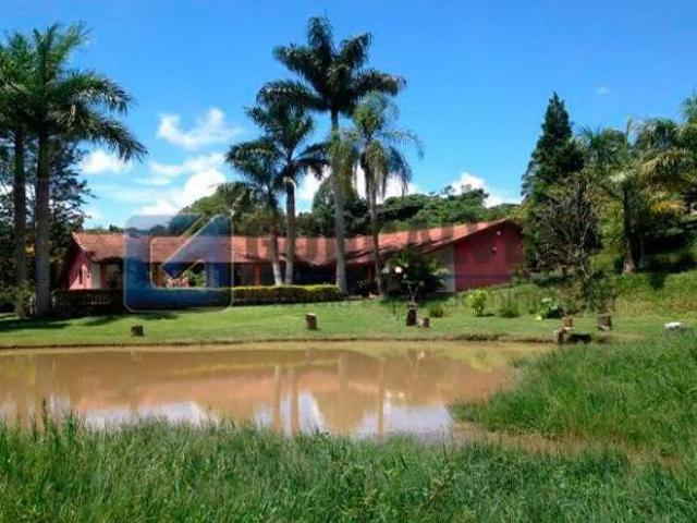 Chácara Rural à venda em Ibiúna Alto da Cachoeira – 5 suítes, piscina e 8 vagas