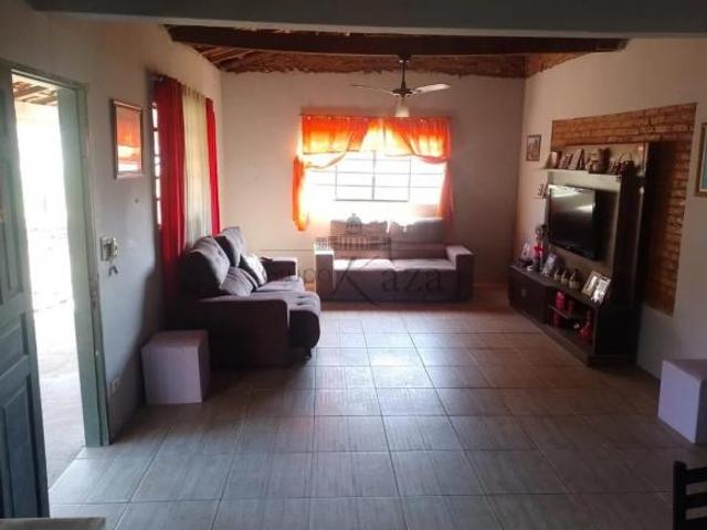 Chácara Rural Jardim Torrão de Ouro 2 Dormitórios 2.200m²