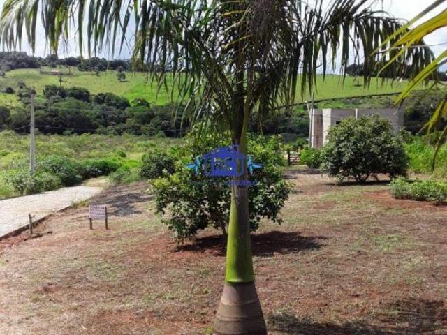 Chácara situada no centro de Queluzito medindo 1.400 m²