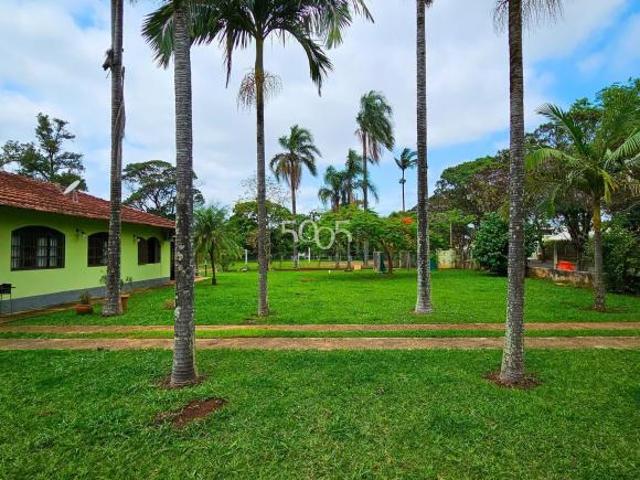Chácara térrea à venda em Itu, no Cond. Vila Swevia, com área total de 5000m². 2 dormitórios