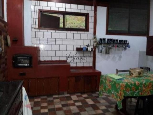 Chacara / Vila São Geraldo / 03 Dormitórios / 03 banheiros / 210m²AC / 5.000m²TE São José dos Cam