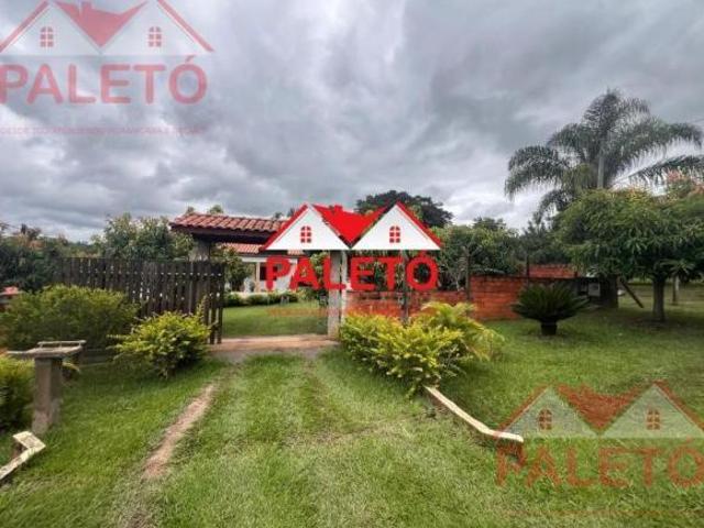 Chácara 1560 m² com piscina e pomar a venda na cidade de Porangaba interior de SP