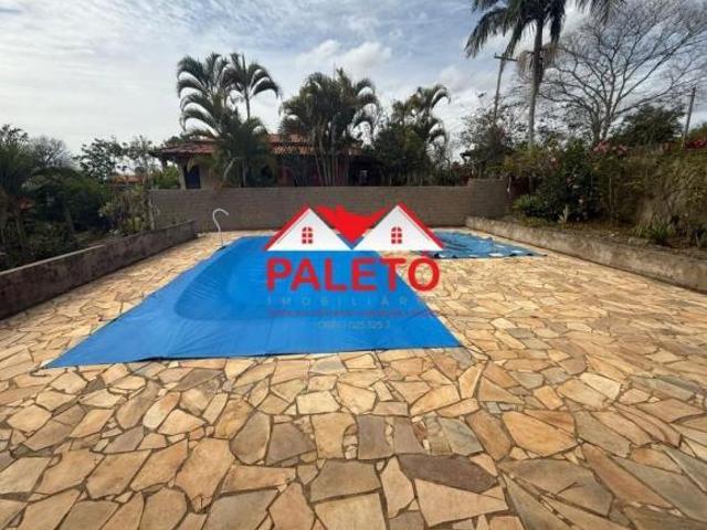 Chácara 1763 m² com piscina e pomar a venda na cidade de Porangaba interior de SP