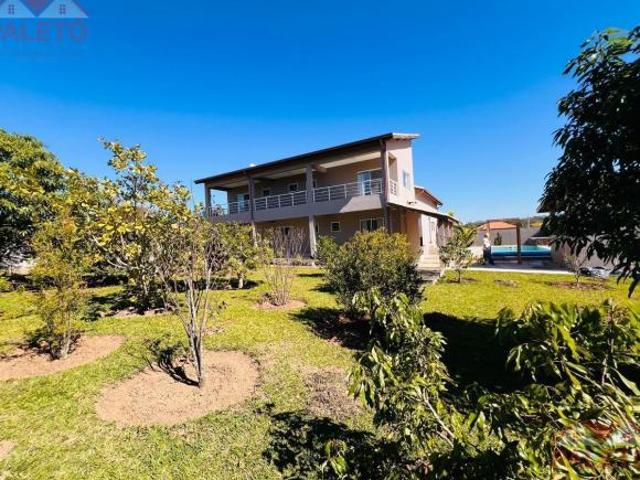 Chácara 1000 m² com piscina a venda na cidade de Porangaba interior de SP