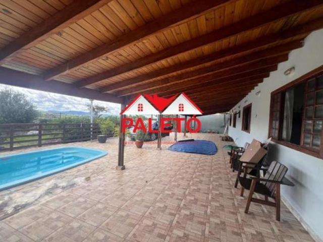 Chácara 1000 m² com piscina a venda na cidade de Porangaba interior de SP