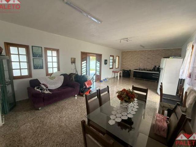 Chácara 1000 m² com piscina a venda na cidade de Porangaba, interior de SP, loteamento Colinas de Po