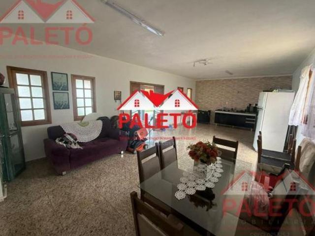 Chácara 1000 m² com piscina a venda na cidade de Porangaba, interior de SP, loteamento Colinas de Po