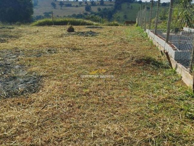 Chácara 1.000m² em Medeiros, Próxima à Cachoeira 7 Quedas | Acesso Asfaltado + Água e Luz