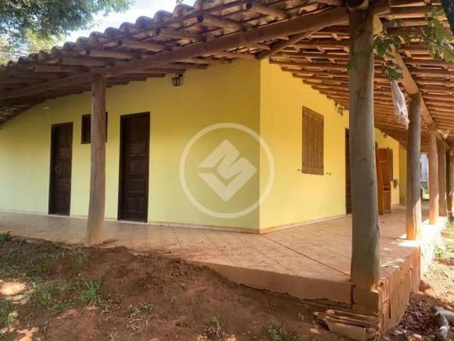 CHACARÁ 2200 M2 COM 3 QUARTOS, COM VARANDA, COZINHA CAIPIRA, AREA DE CHURRASCO EM VESPASIANO