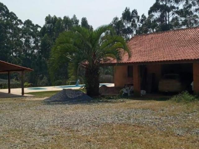Chácara 35000m2, Casa Sede 180m2, 3 Dormitórios, 1 Suíte, Varanda, Piscina, Barracão para Festa com