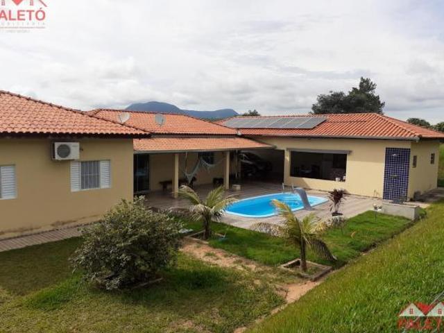 Chácara 3000 m² com piscina a venda na cidade de Bofete interior de SP, Condomínio Portal das Colina