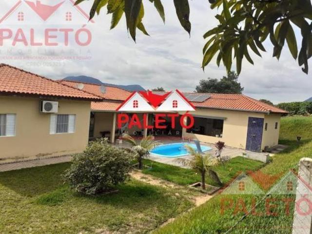 Chácara 3000 m² com piscina a venda na cidade de Bofete interior de SP, Condomínio Portal das Colina