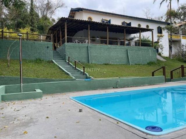 Chácara 3 suítes em Recanto dos Palmares, Atibaia: 2.525m² de área total com piscina