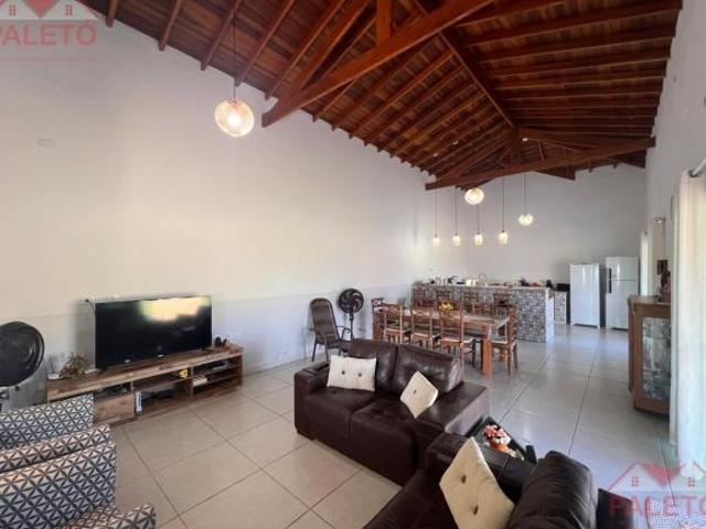 Chácara 4135 m² com pomar a venda na cidade de Porangaba interior de SP