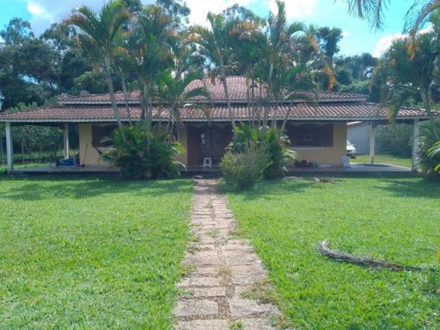 Chácara 4.630 terreno plano com 3 casas num total de 9 Dormitórios em Bragança Paulista