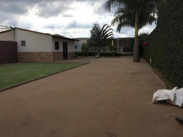 Chácara 588 m² com kitnet. Piscina. Área gourmet. Do lado do jardim Amanda em Hortolândia. R$575.000