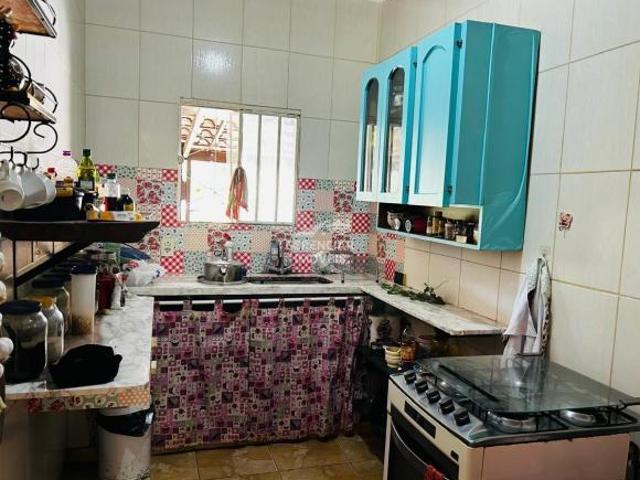 Chácara 720m² com Casa 3 Quartos, Suíte, Toda Avarandada e Área Caipira Completa