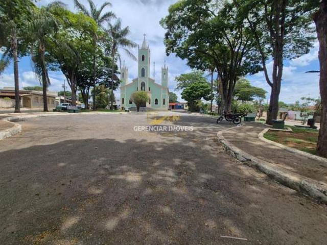 Chácara 8.000m² com 3 quartos, fogão a lenha e lindo pomar em Mateus Leme MG