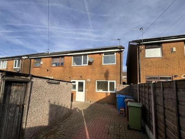 Chadderton, Amberley Walk, Oldham, 3 Bedroom Semi detached