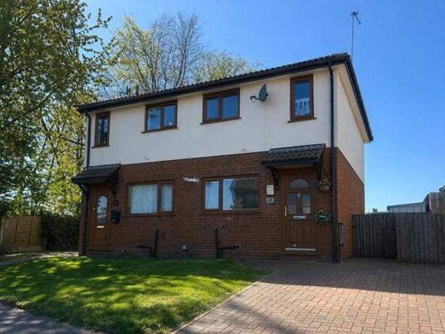 Chadderton, Ravenwood, Oldham, 2 Bedroom Semi detached